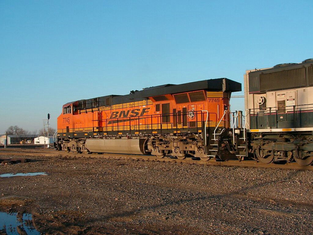 BNSF 7745